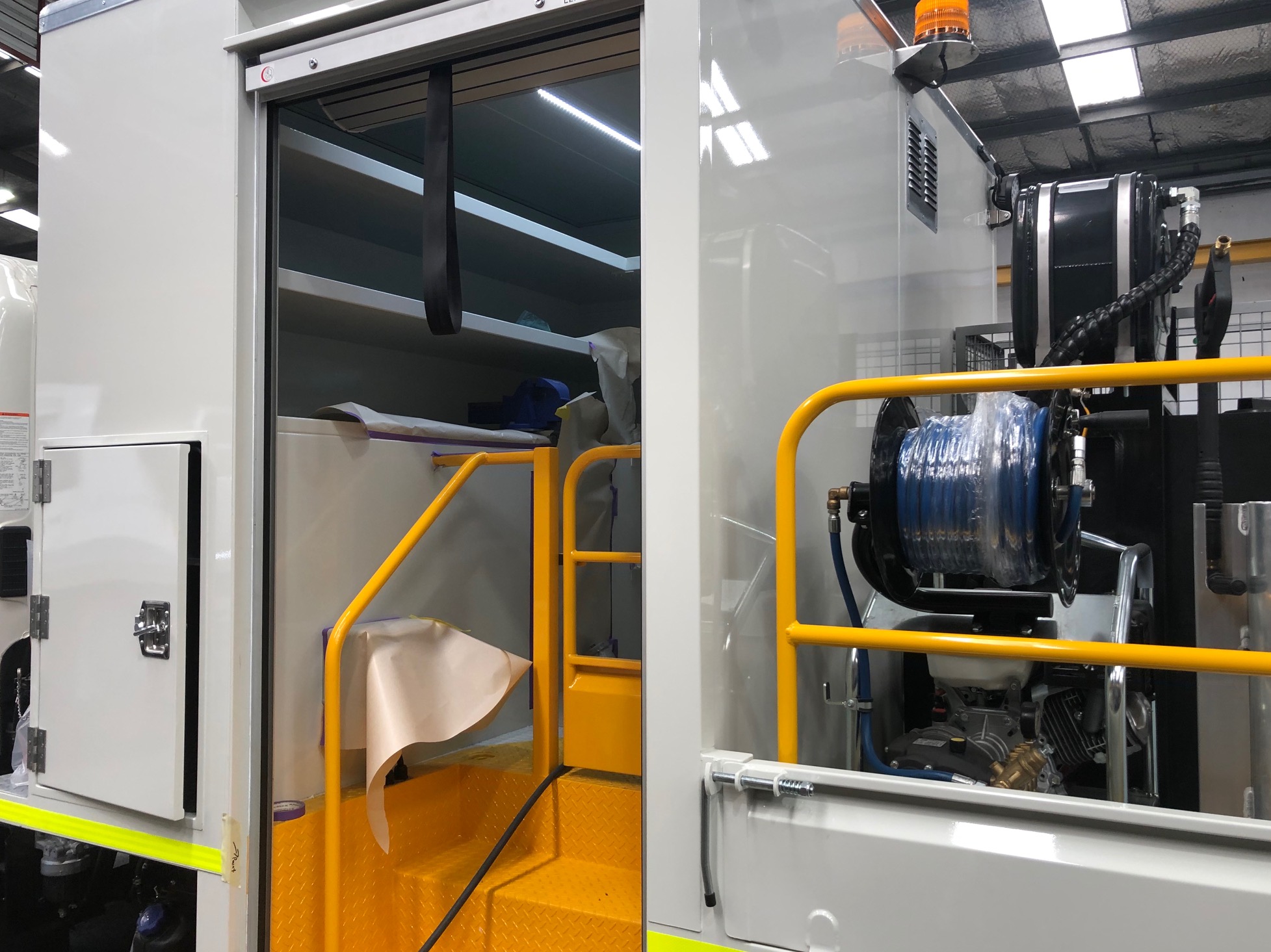 Purpose built brick layers truck - Osborne Motor Bodies